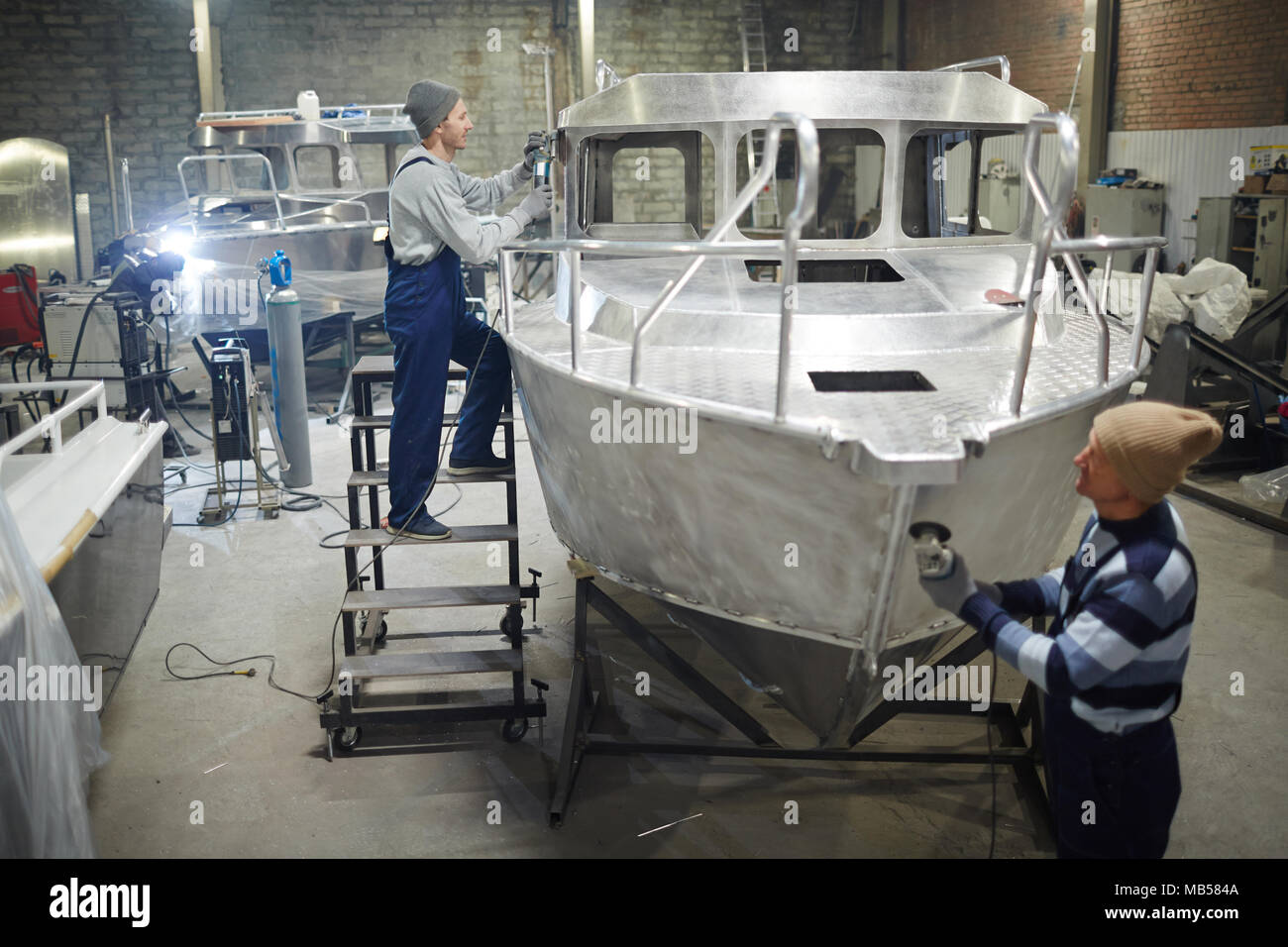 Ship model factory hi-res stock photography and images - Alamy