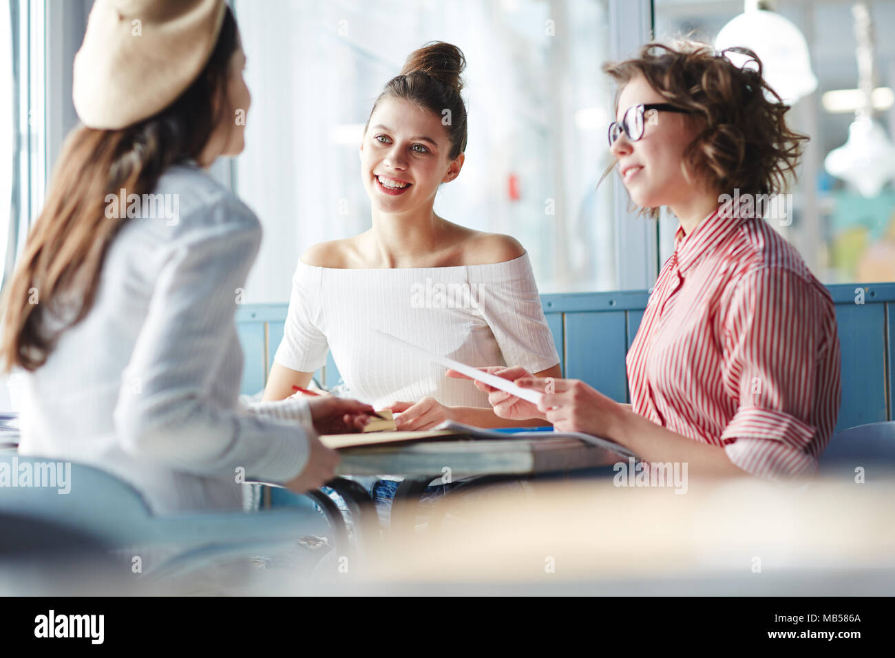 Task explanation hi-res stock photography and images - Alamy