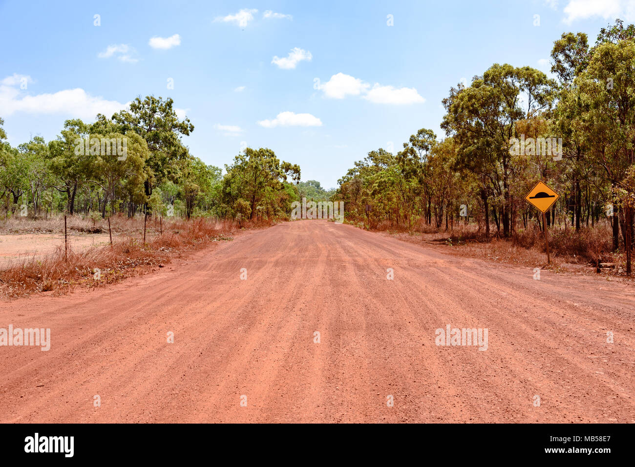 Dirt road through the australian bush hi-res stock photography and ...