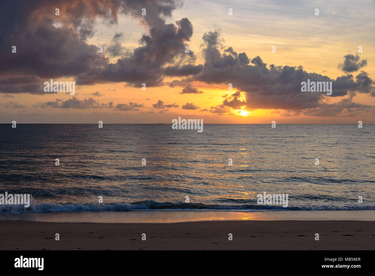Queensland sunrise hi-res stock photography and images - Alamy