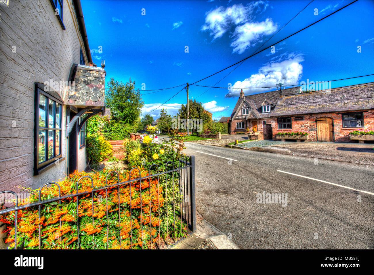 Quiet english village hi-res stock photography and images - Alamy