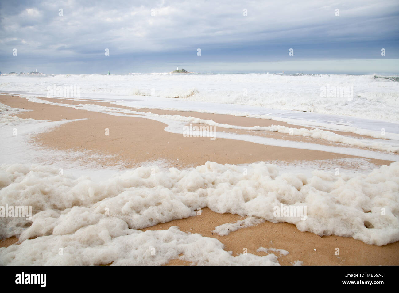 Sea foam hi-res stock photography and images - Alamy