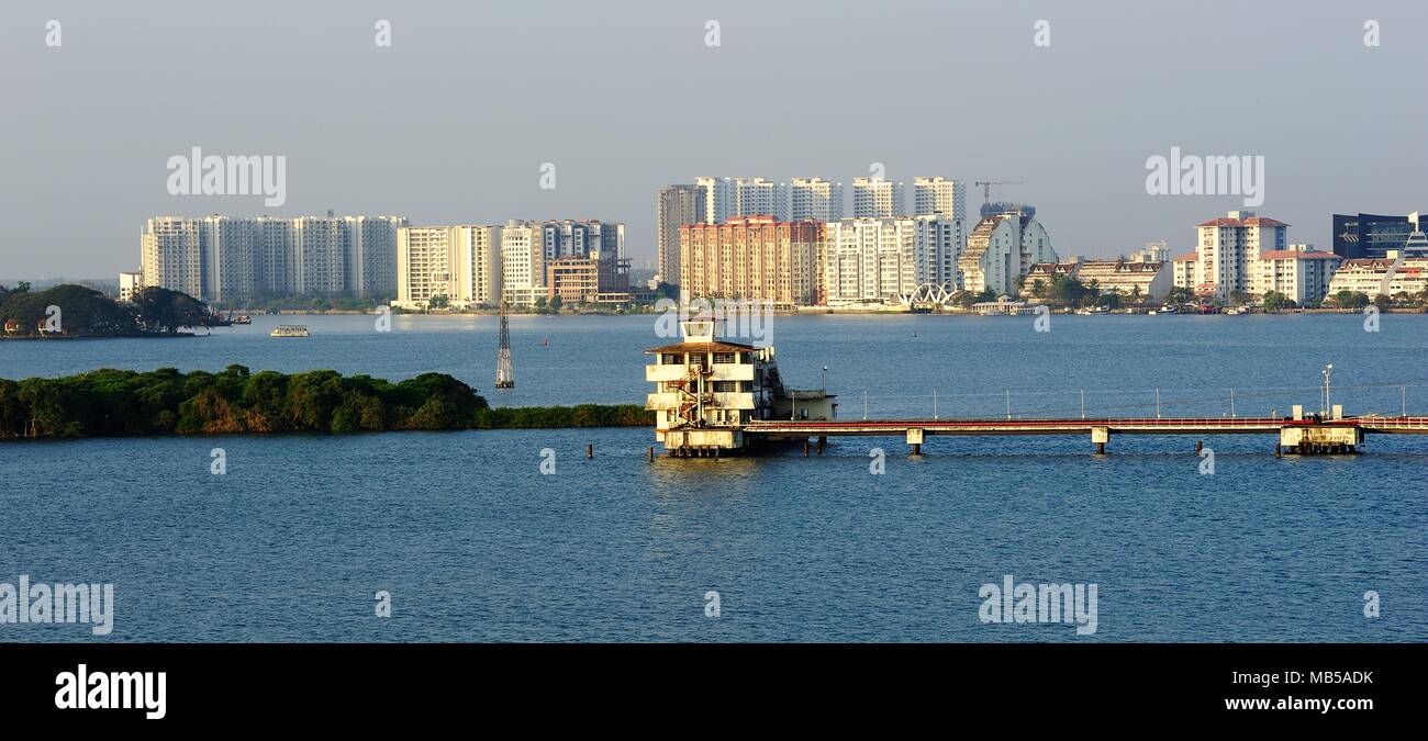 Cochin city bridge india hi-res stock photography and images - Alamy
