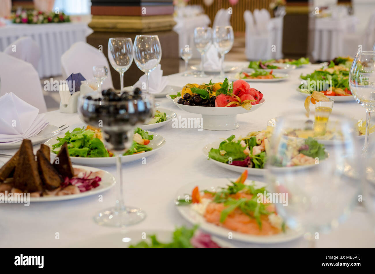 Elegant serving banquet table in a restaurant Stock Photo - Alamy