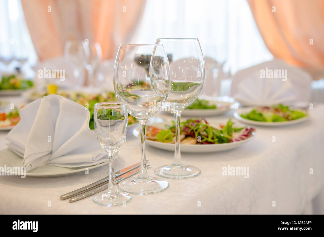 Elegant decoration of table in a restaurant Stock Photo - Alamy