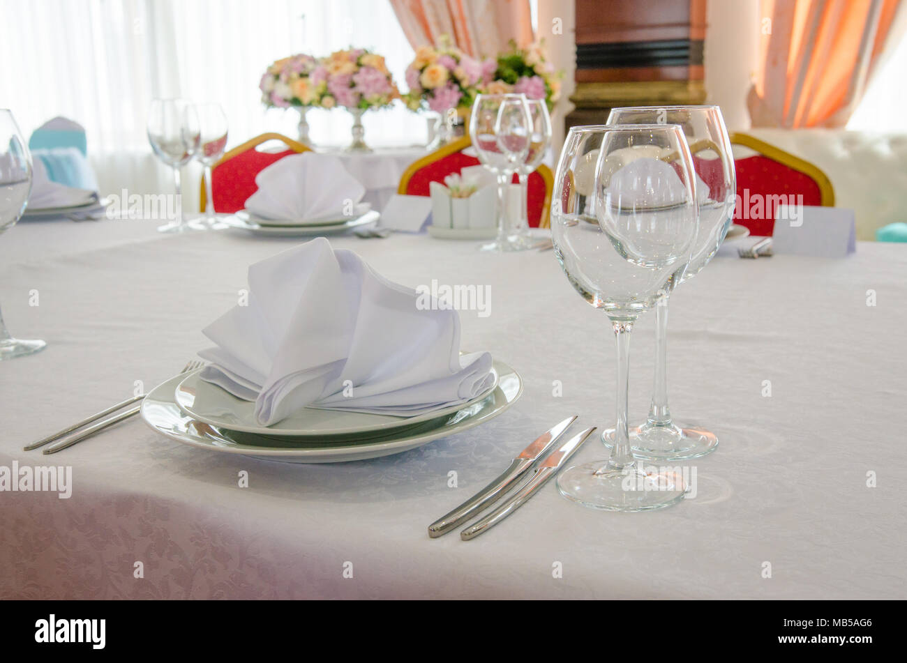 Banquet table setting hi-res stock photography and images - Alamy