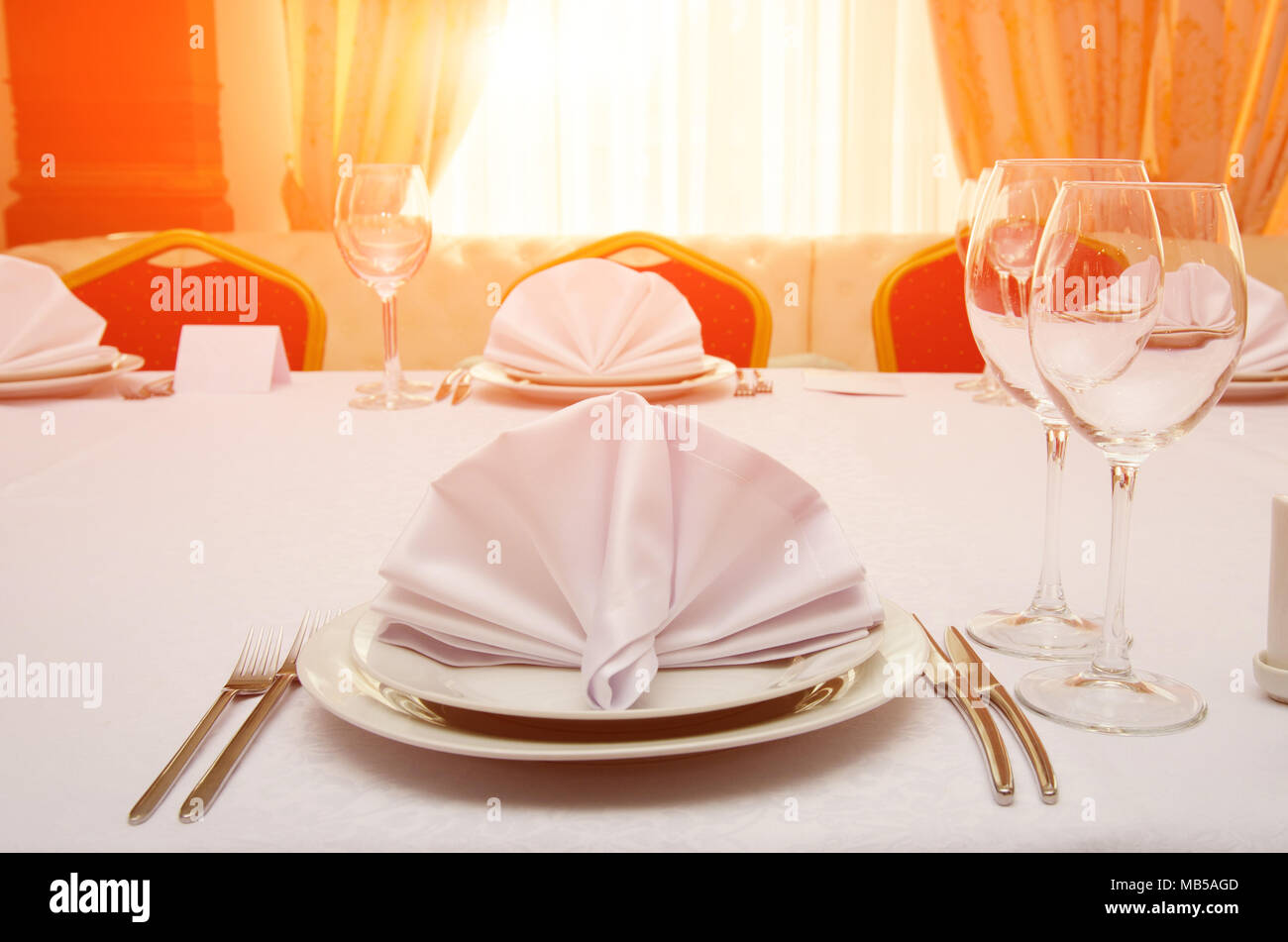 Silver service table setting hi-res stock photography and images - Alamy