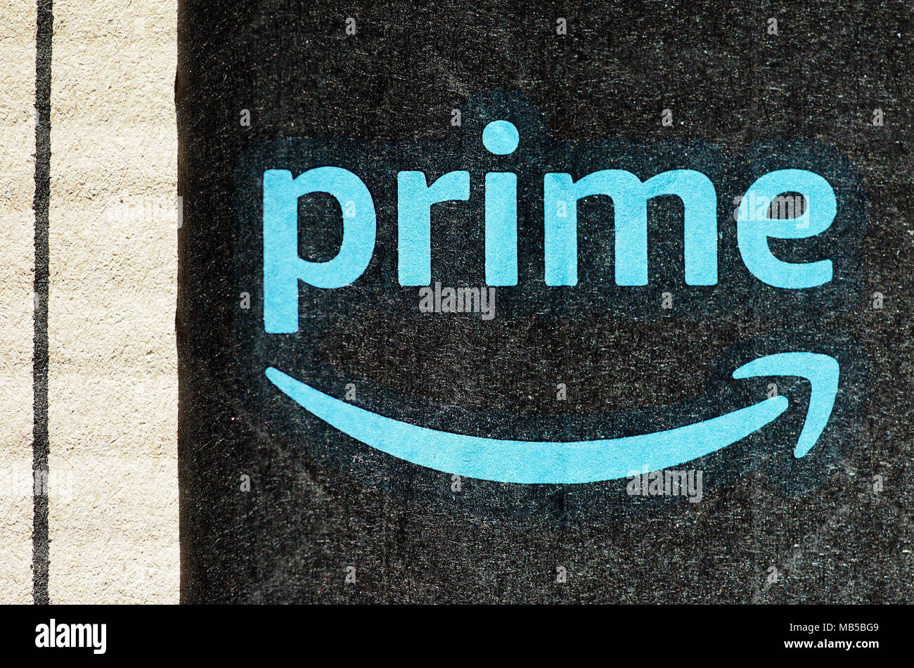 Amazon shipping parcel label hi-res stock photography and images - Alamy