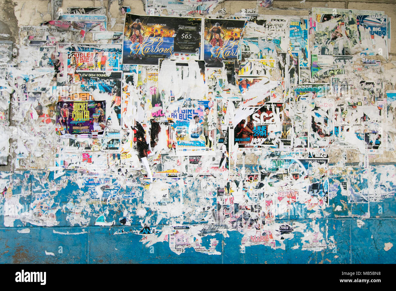 Outdoor painted paper hi-res stock photography and images - Alamy