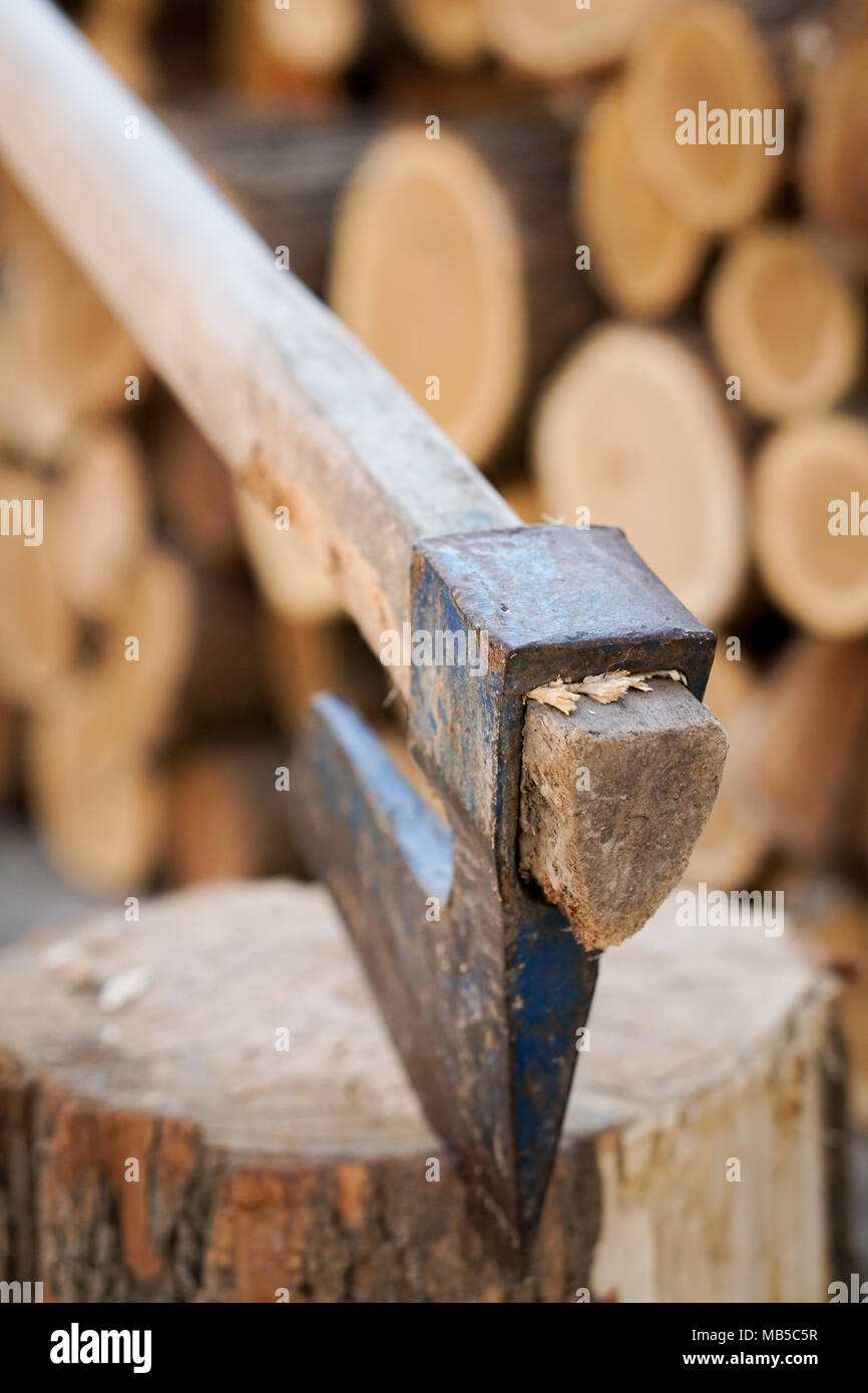 Axe in wood Stock Photo - Alamy
