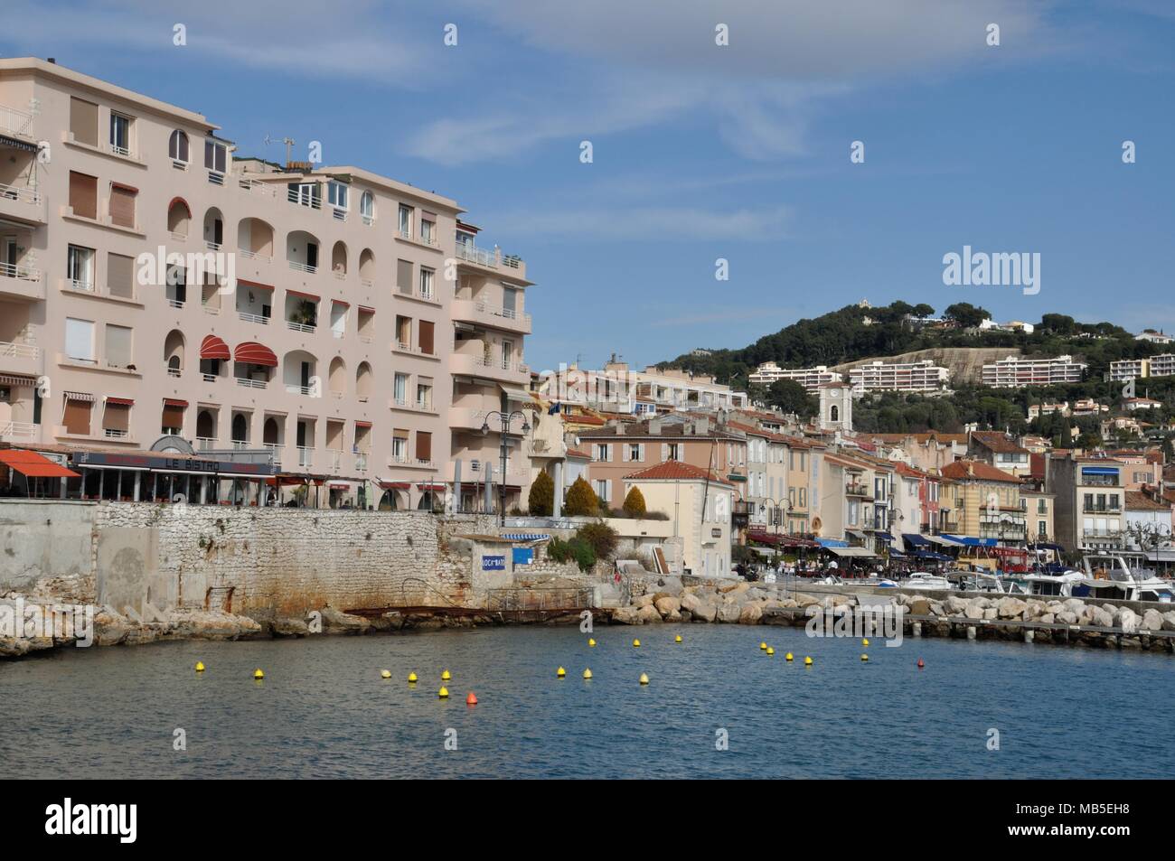 CASSIS,FRANCE-FEBRUARY 16, 2015: The harbor of Cassis Stock Photo - Alamy