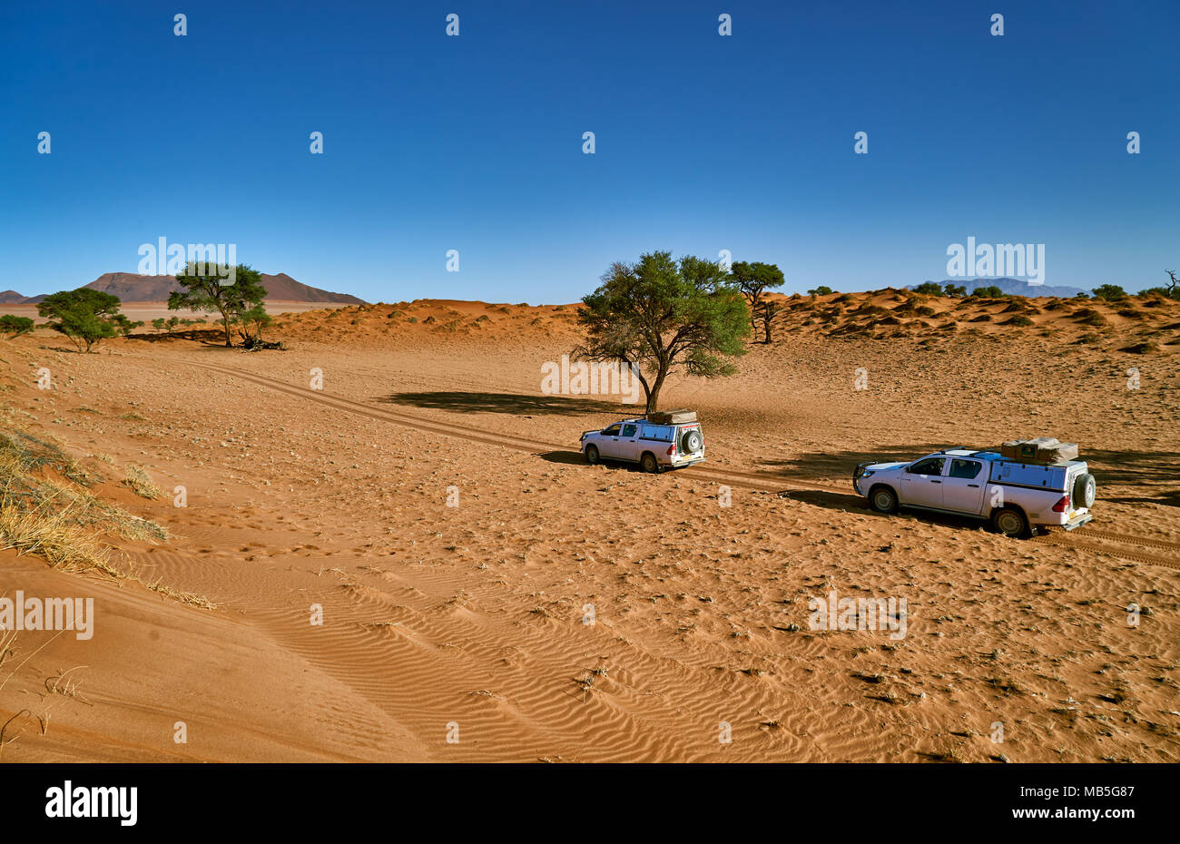 Car driving desert landscape hi-res stock photography and images - Alamy