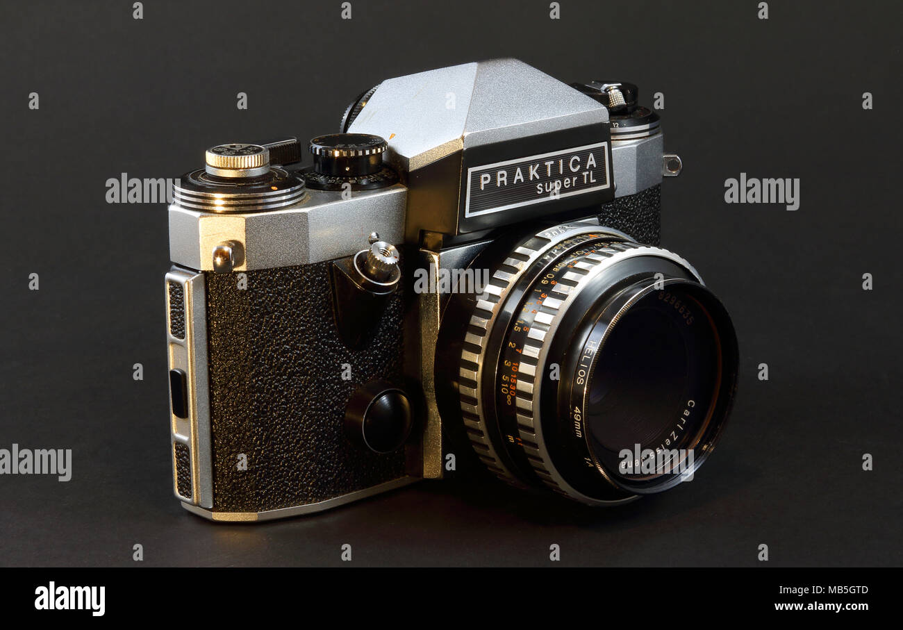 Praktica hi-res stock photography and images - Alamy