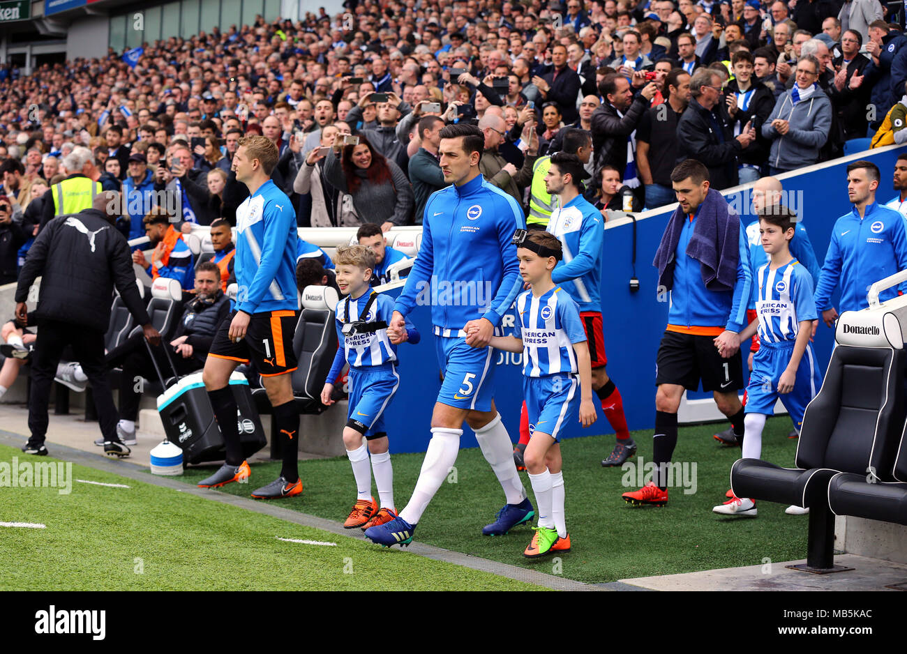 Brighton captain lewis dunk hi-res stock photography and images - Alamy