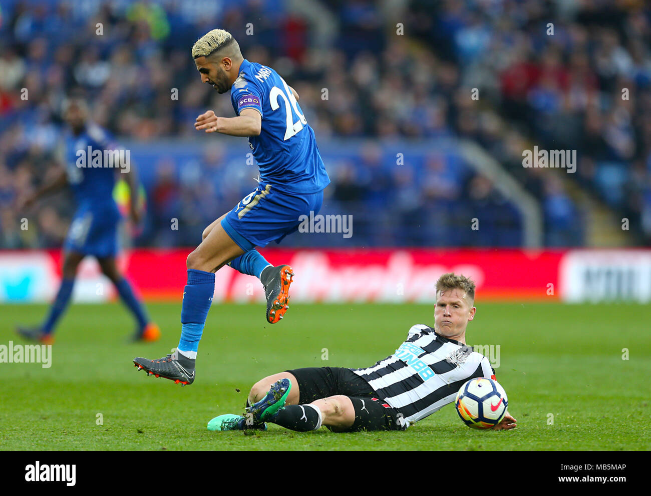 Matt ritchie of newcastle united hi-res stock photography and images ...