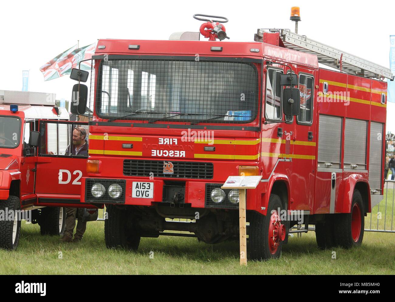 Airport Fire Engine Uk Stock Photos & Airport Fire Engine Uk Stock ...