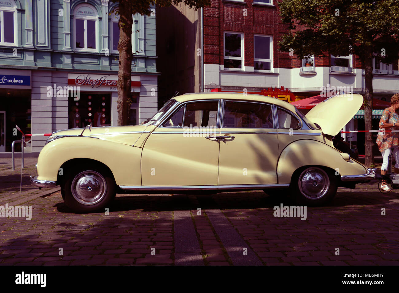 Bmw oldtimer hi-res stock photography and images - Alamy