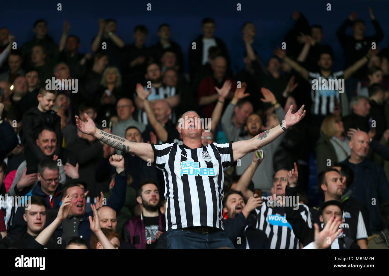 Newcastle united fans celebrate in stands hi-res stock photography and ...