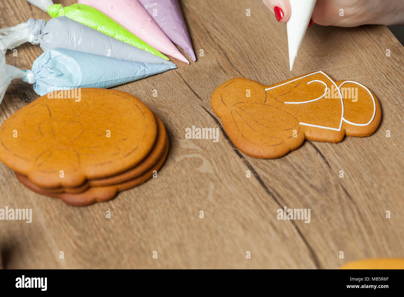 baking, draw on baking, patterns process close up Stock Photo - Alamy
