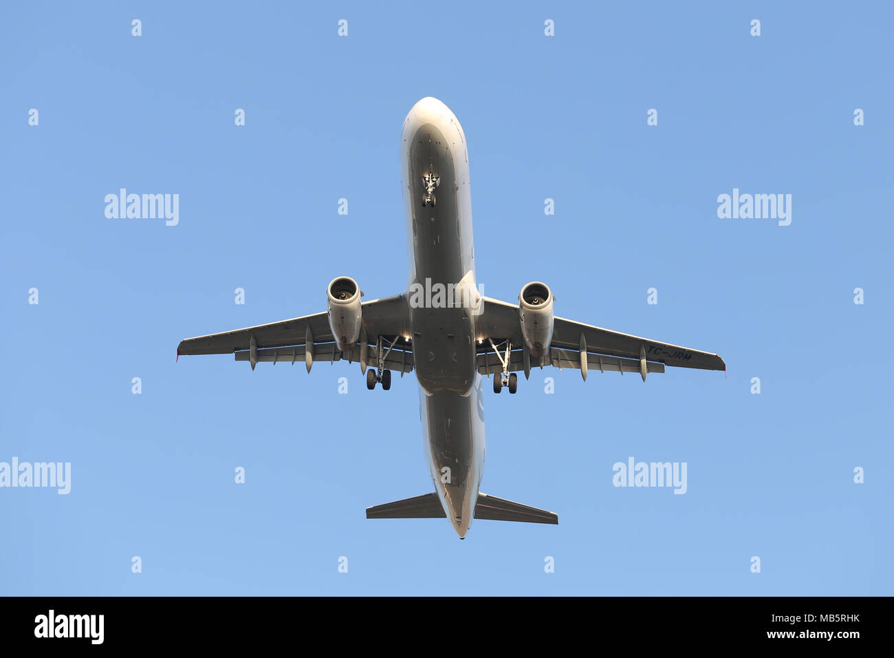 ISTANBUL, TURKEY - JANUARY 07, 2018: Turkish Airlines Airbus A321-231 ...