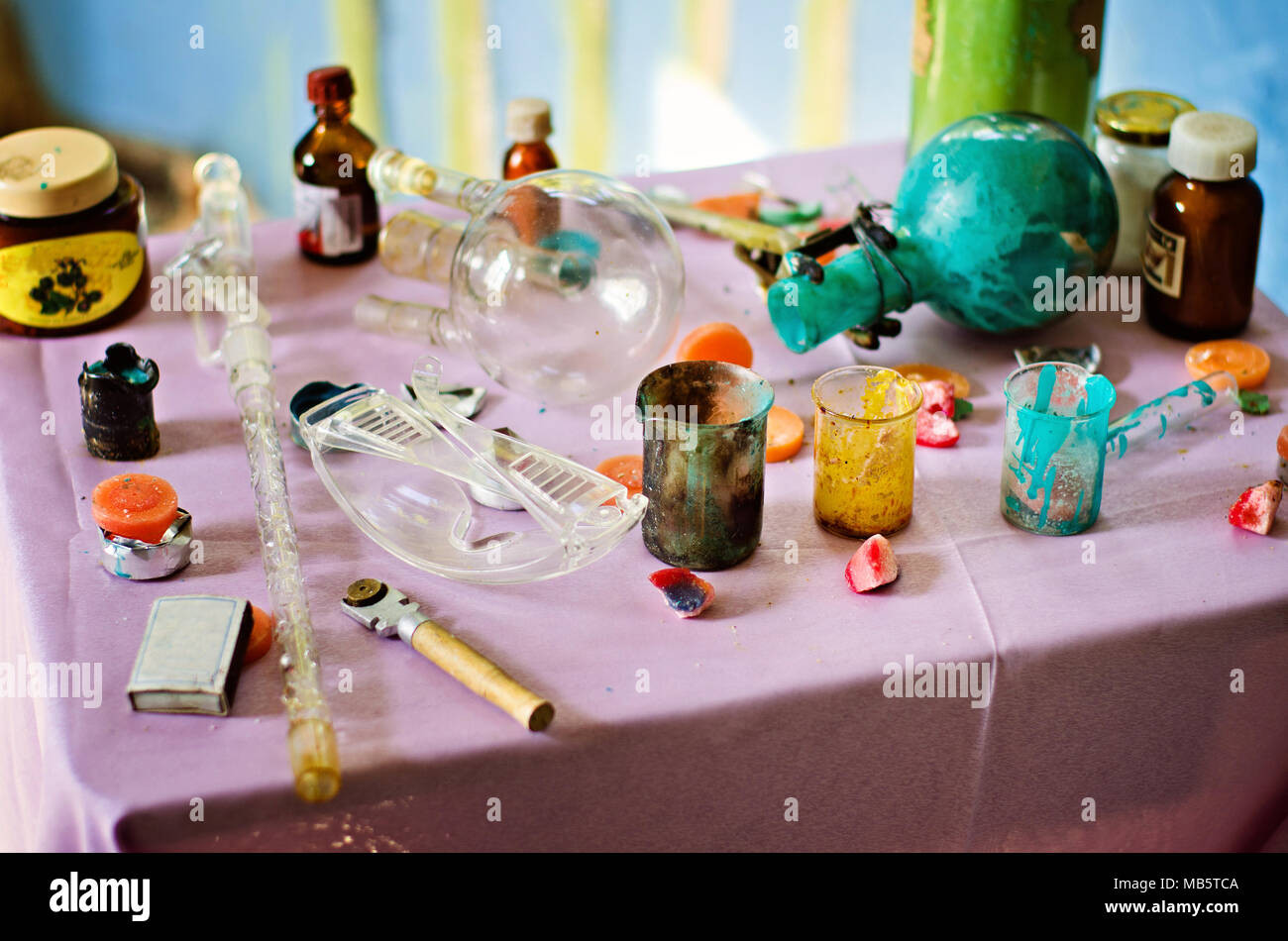 Messy Laboratory High Resolution Stock Photography and Images - Alamy