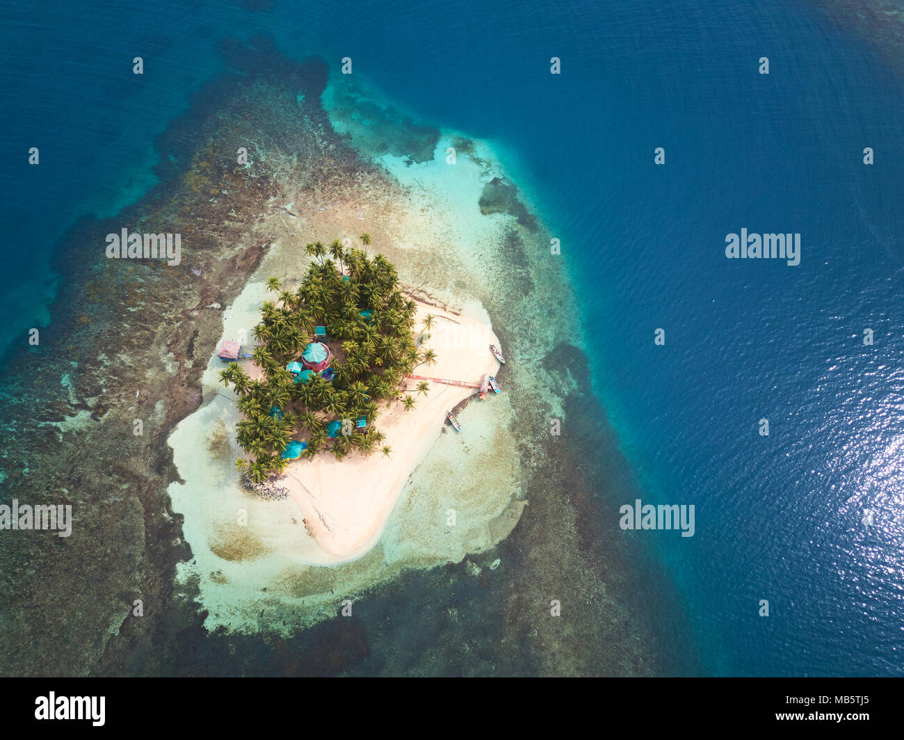 Seascape small island on coral hi-res stock photography and images - Alamy