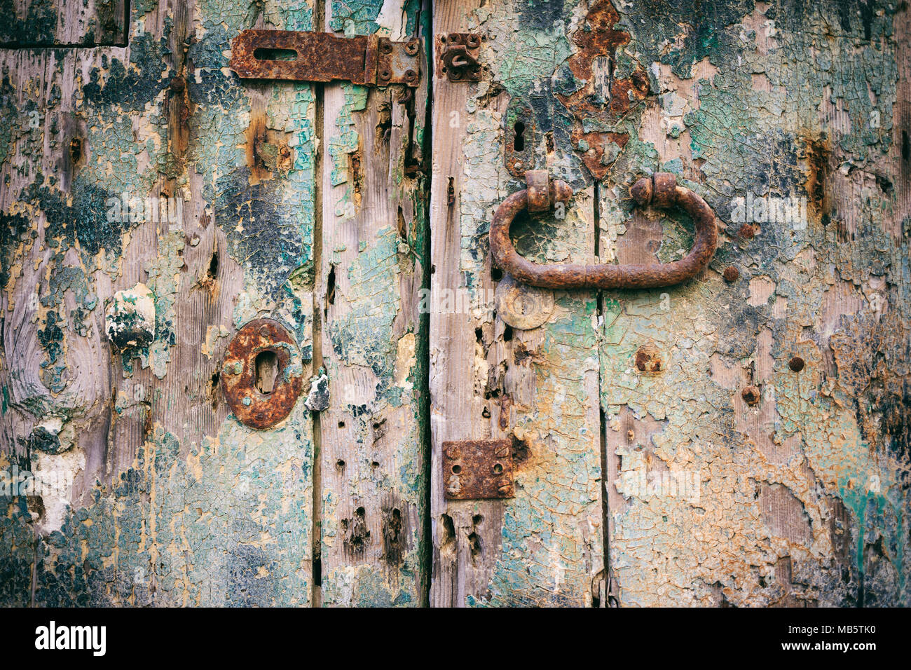 Distressed door hi-res stock photography and images - Alamy