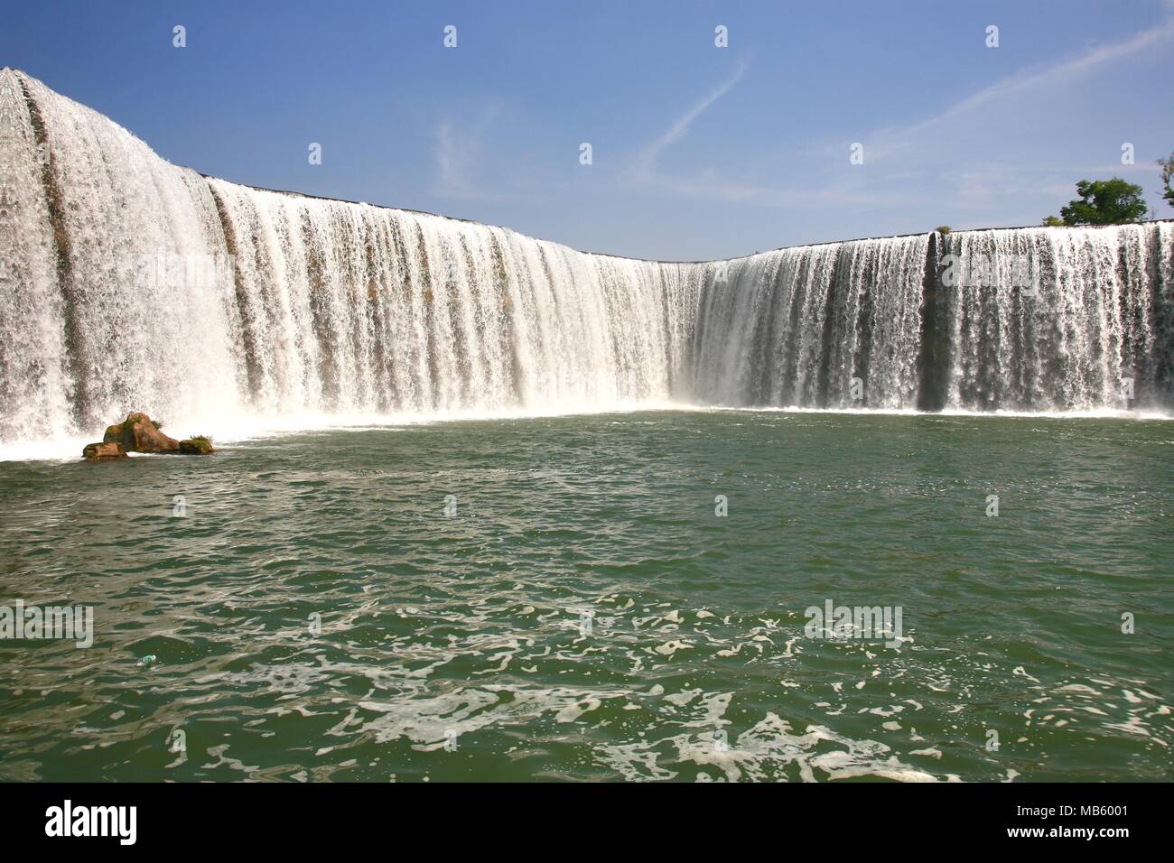 Kunming Waterfall Park in Kunming, China became the largest waterfall ...