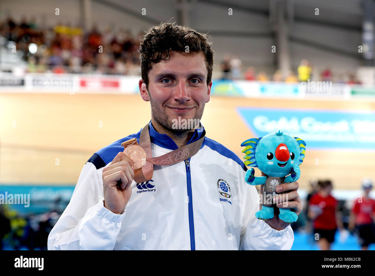Scotland's Callum Skinner celebrates with his bronze medal in the Men's ...