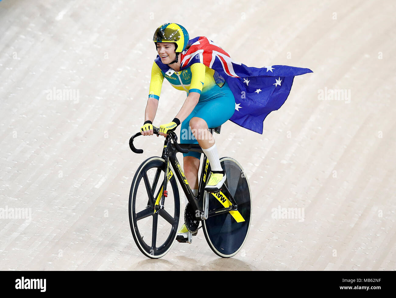 Australia's Amy Cure celebrates victory in the Women's 10km Scratch ...