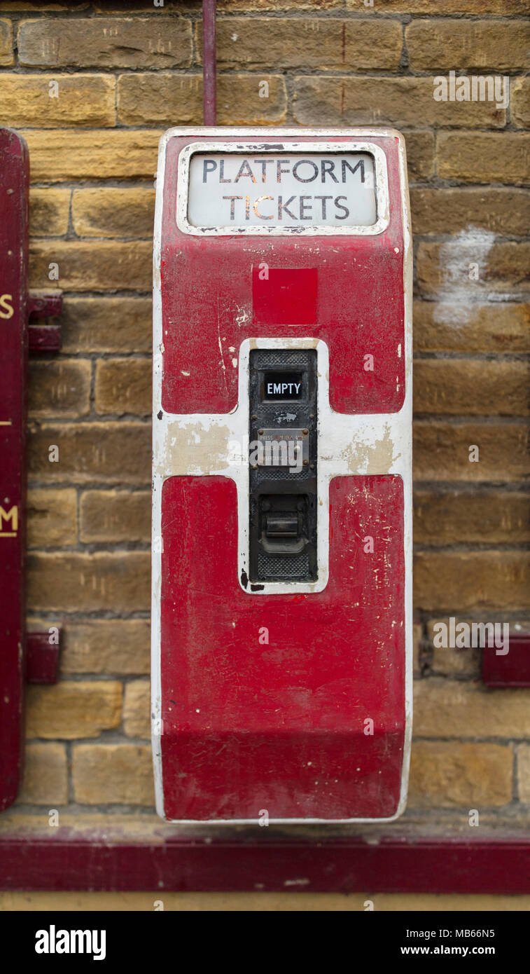 1950 1960 train hi-res stock photography and images - Alamy