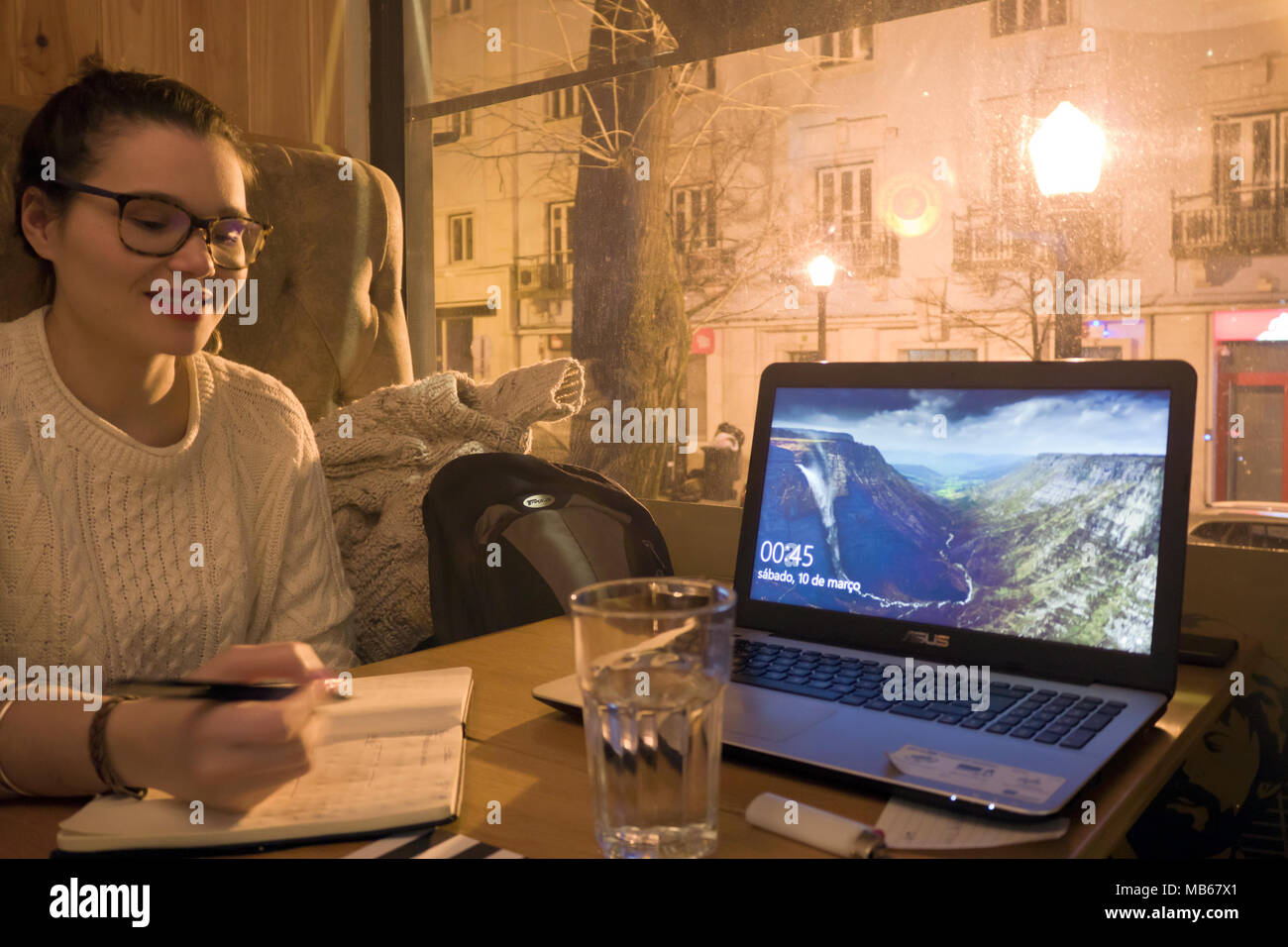 Working at night hi-res stock photography and images - Alamy