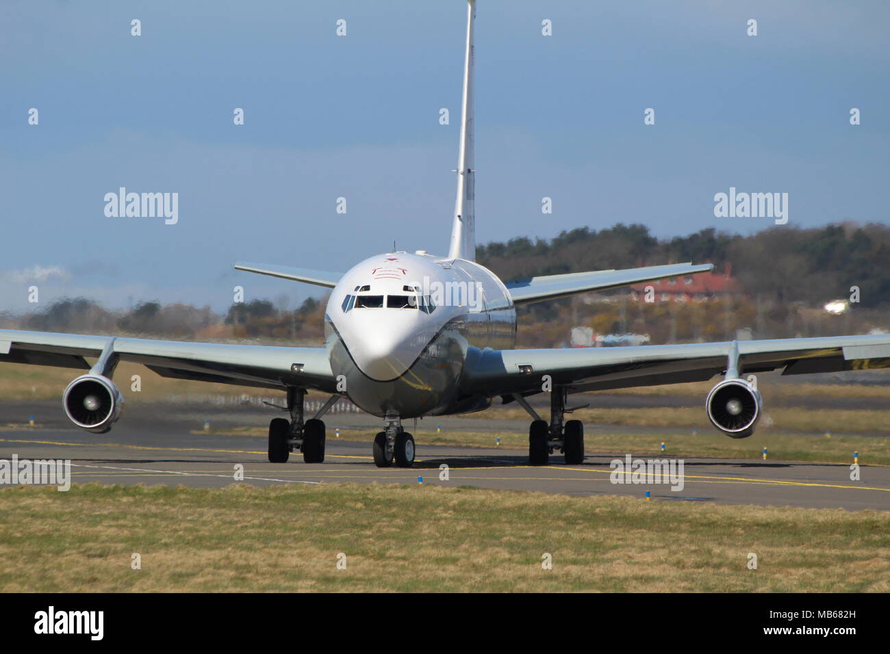 Boeing oc 135b hi-res stock photography and images - Alamy