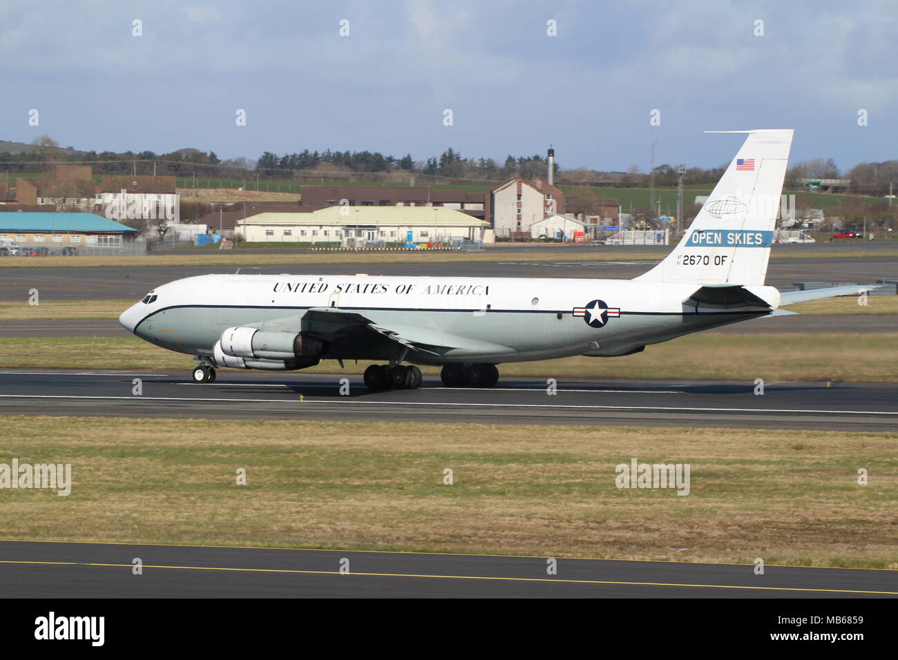 Observation boeing oc 135 hi-res stock photography and images - Alamy
