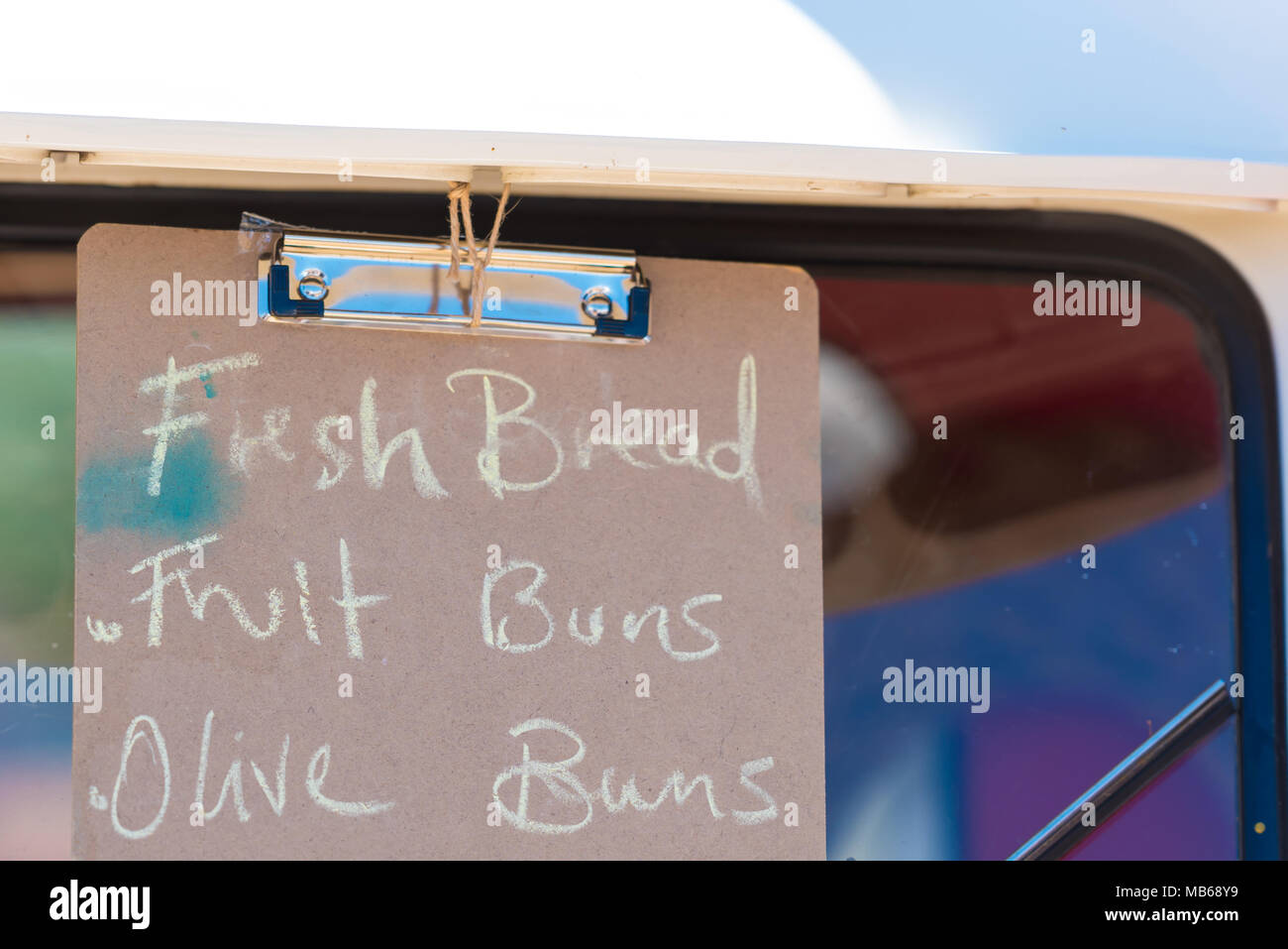 Fresh bread sign written by hand at farmers market Stock Photo - Alamy