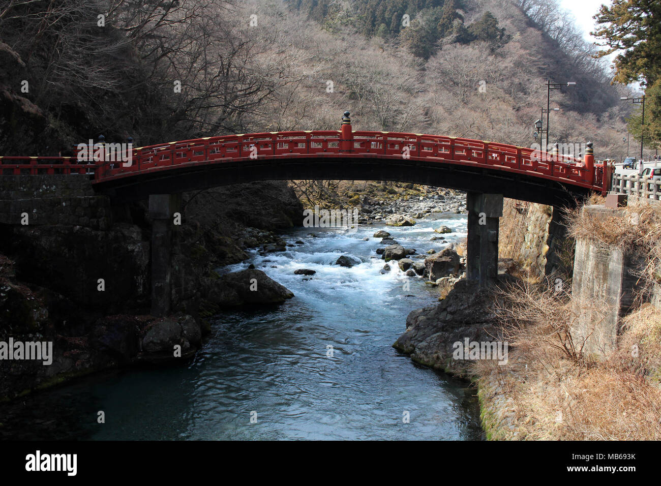The red bridge "Shinkyo" on the way to Toshogu Temple, what a clean ...