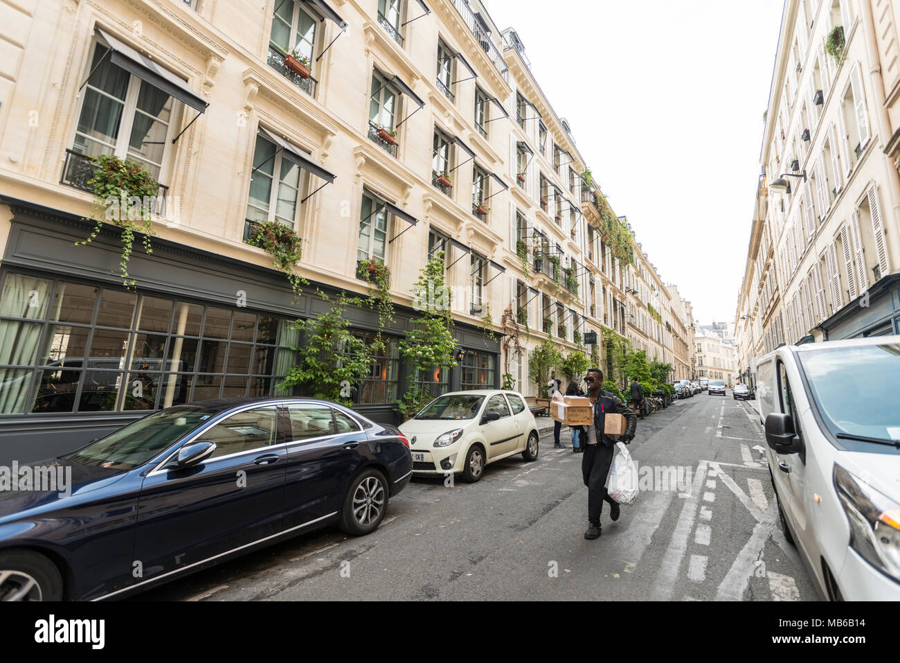 Parisian boxes hi-res stock photography and images - Alamy
