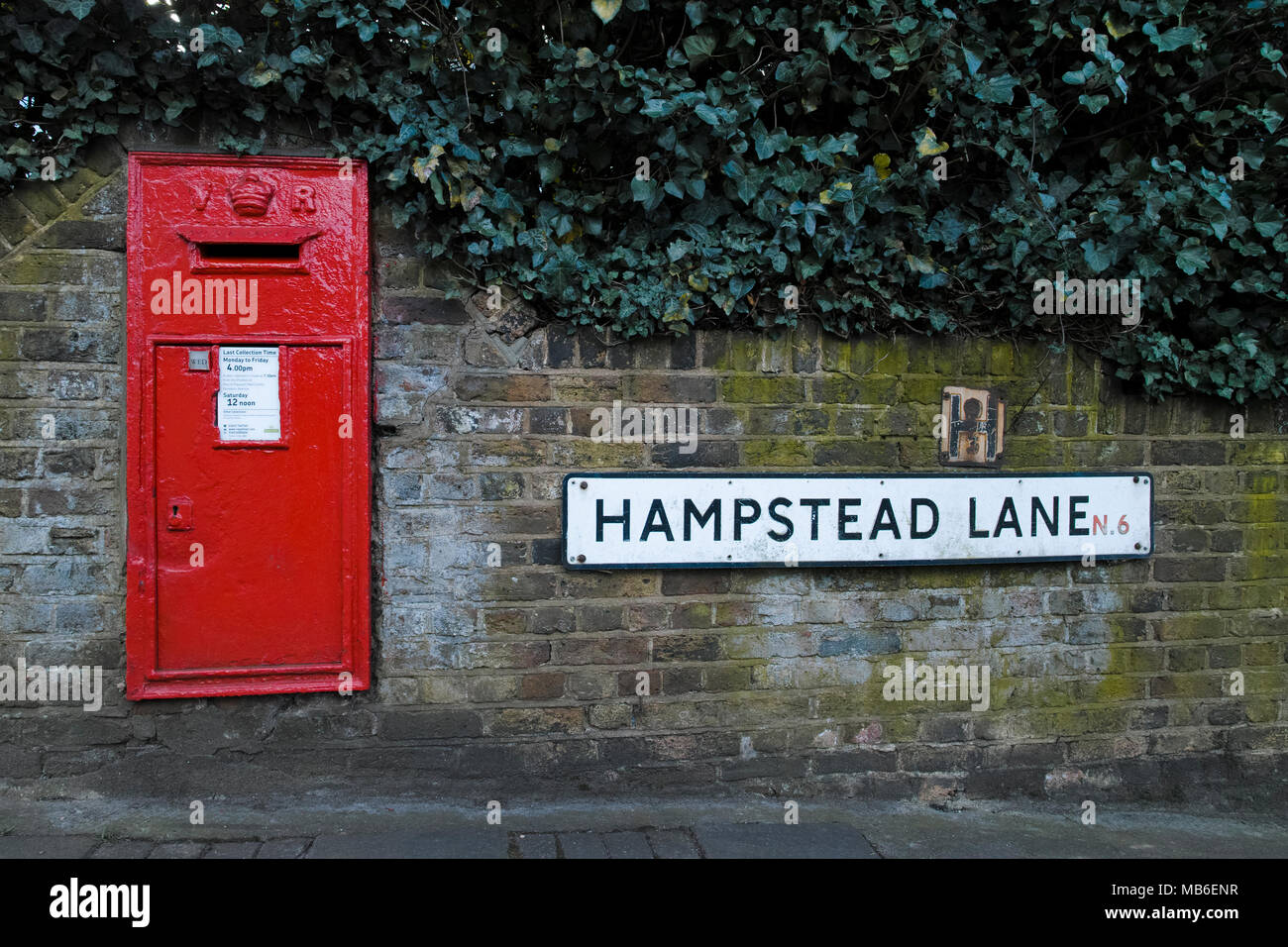 Hampstead street sign hi-res stock photography and images - Alamy
