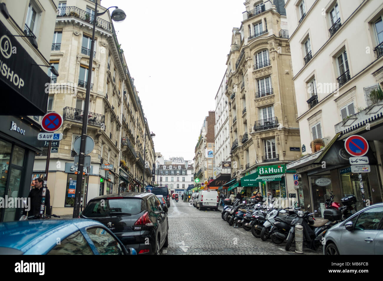 Classic parisian streets hi-res stock photography and images - Alamy