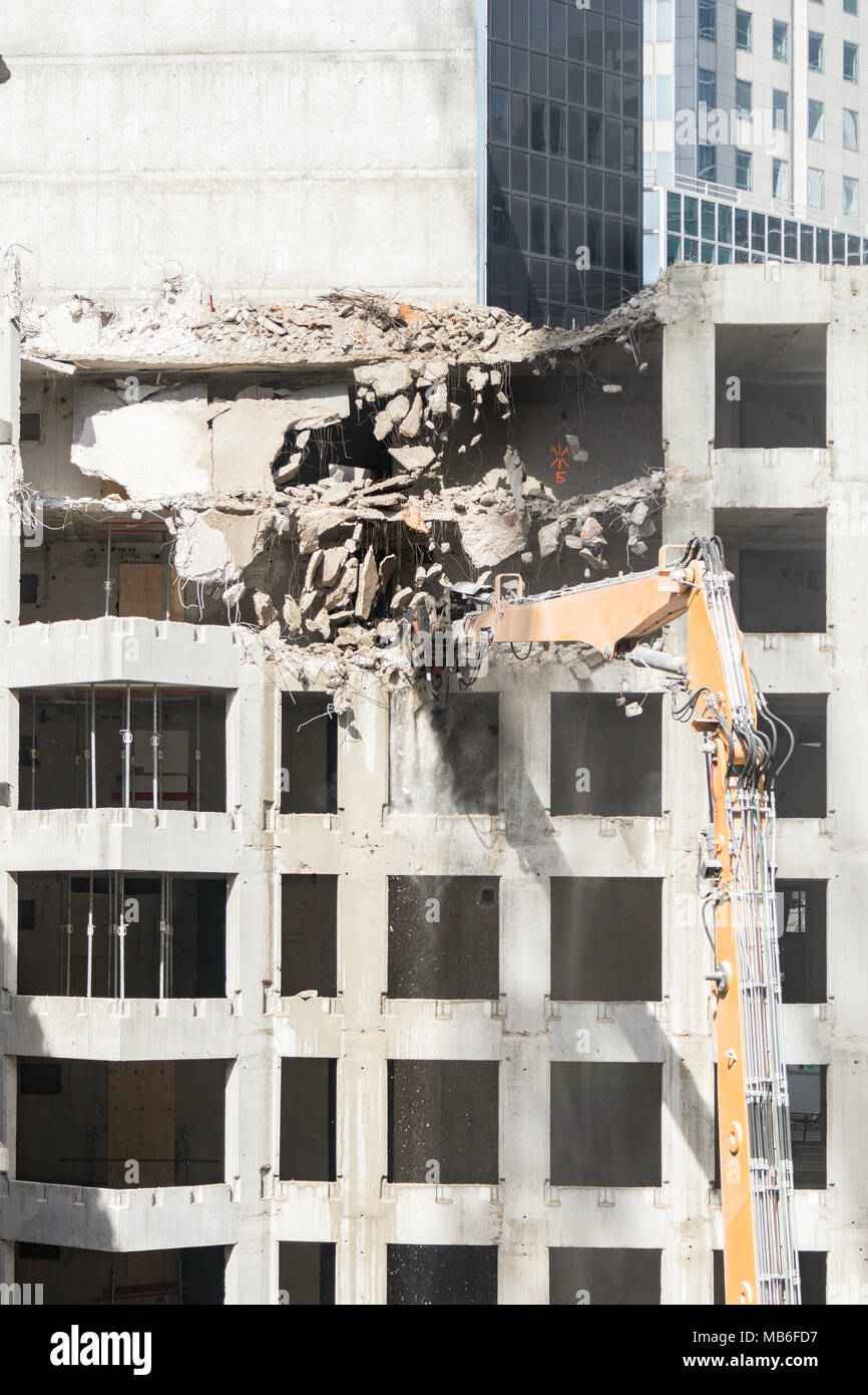 Hydraulic demolition work hi-res stock photography and images - Alamy