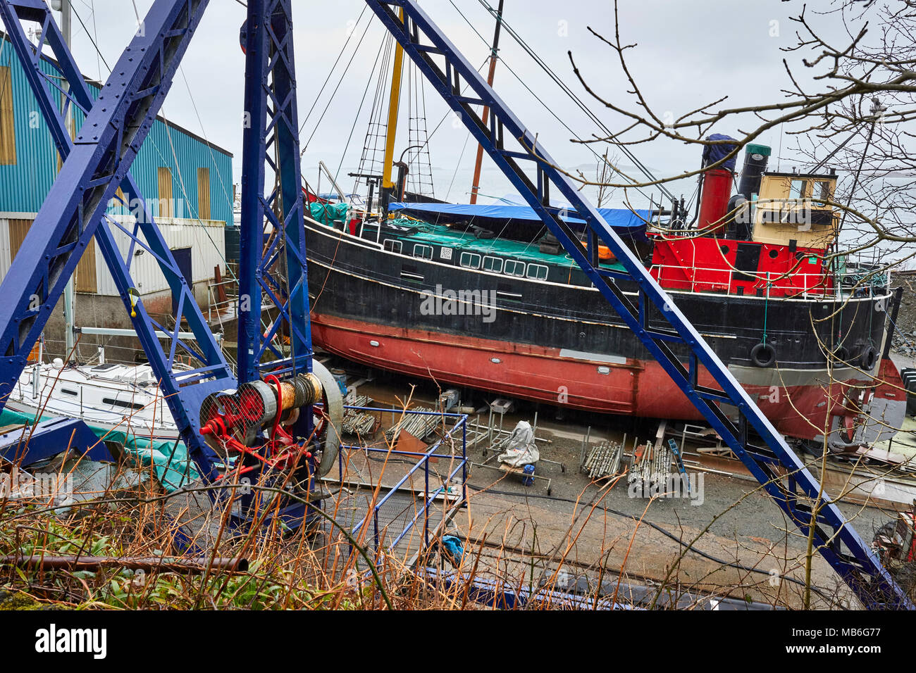 Boatyard crane hi-res stock photography and images - Alamy