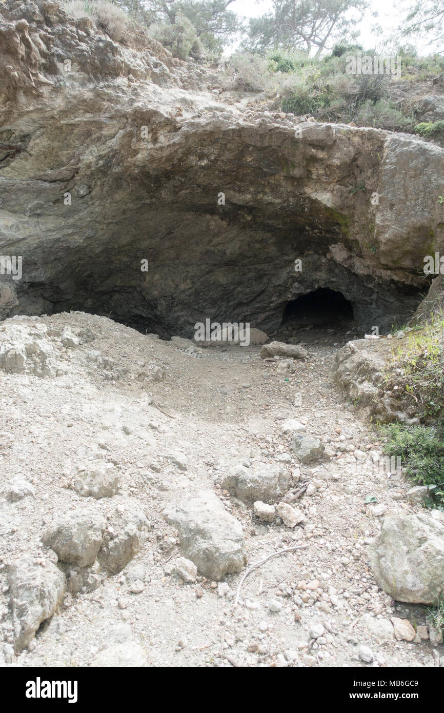 Remains of an old magnesium mine and smelter on the Smigies Trail ...