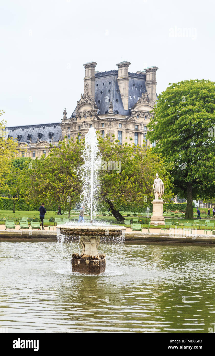 Louvre flower gardens hi-res stock photography and images - Alamy