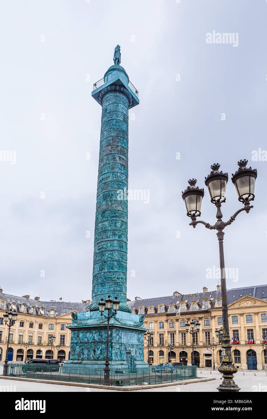 Vendome column with statue of Napoleon Bonaparte, on the Place Vendome ...