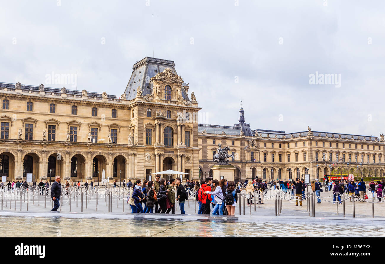 Area of the louvre museum hi-res stock photography and images - Alamy