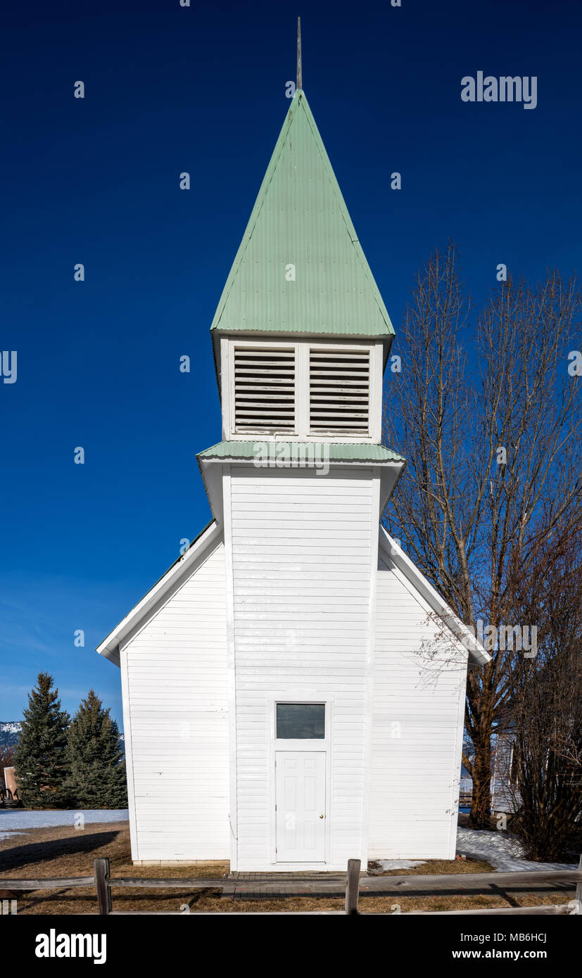 Pointed roof hi-res stock photography and images - Alamy