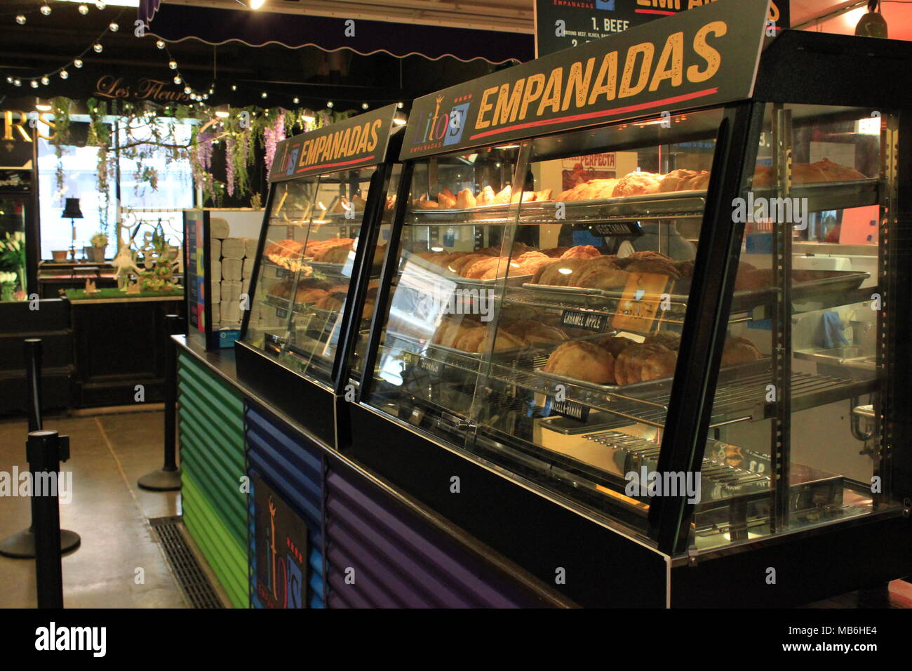 The French Market streetscape on the lower level of Chicago's downtown ...