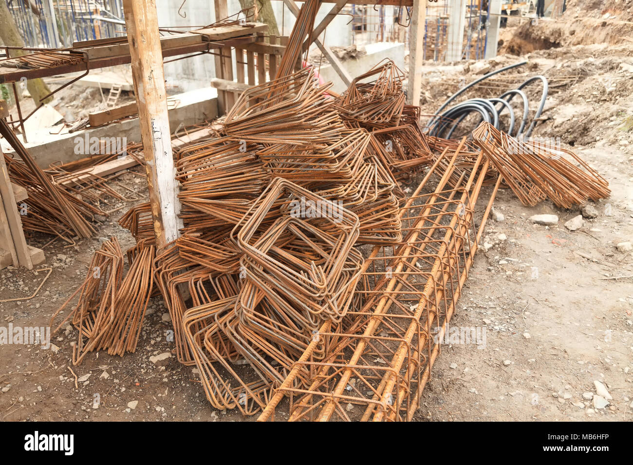 Steel rods connected to the frame. Preparation and binding of bent ...