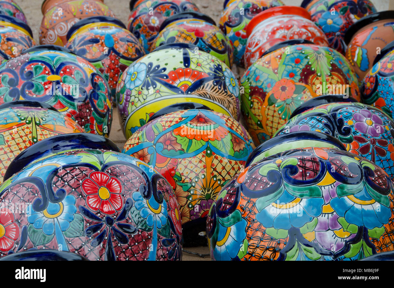 Mexican ceramic pots hi-res stock photography and images - Alamy