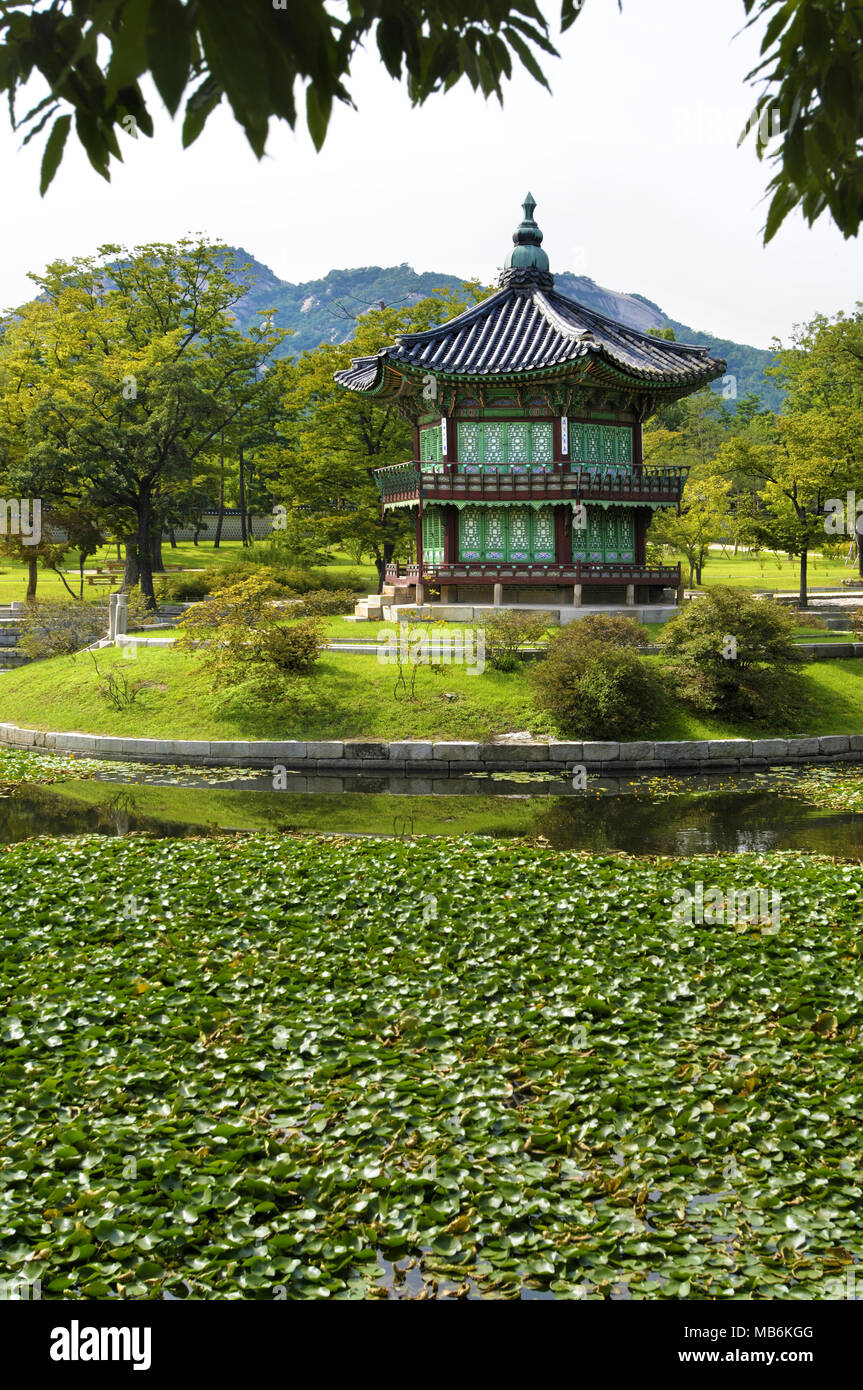 Gyeongbok Palace, Seoul, South Korea Stock Photo - Alamy